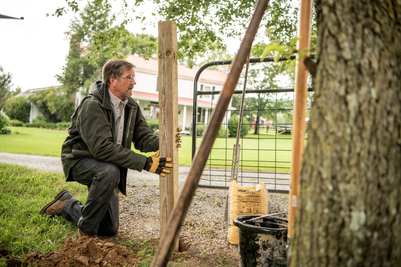 A buyer’s guide to picking the best fencing for your home | Tractor ...